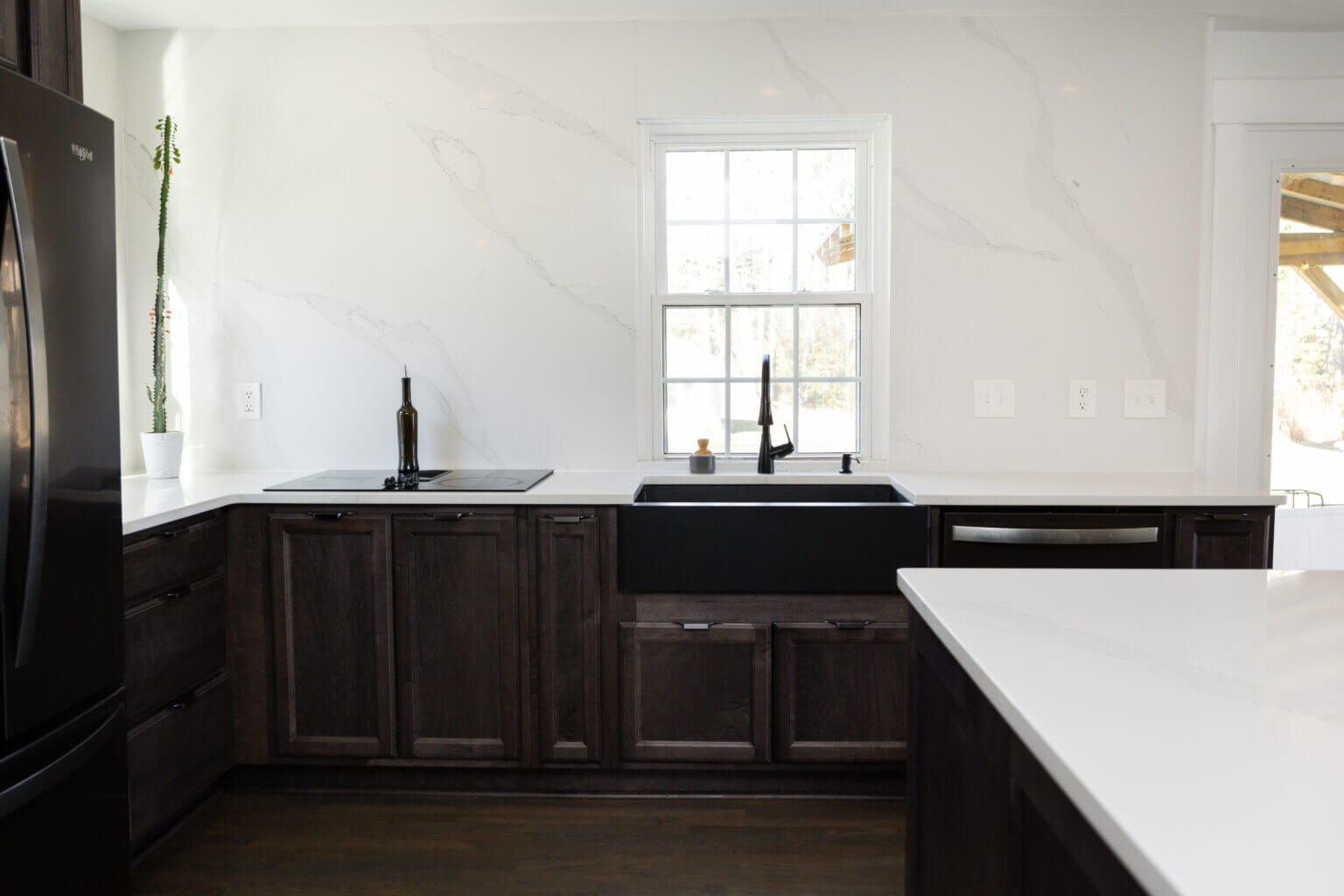 Full Height Backsplash: The Ultimate Kitchen Statement Piece - Absolute Stone Design